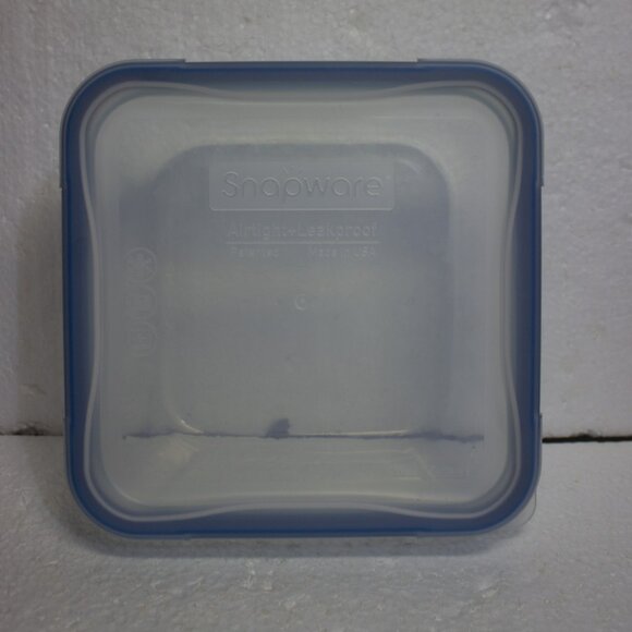 Pyrex | Kitchen | Set Of 2 Square 4 Cup Snapware Pyrex Glass Food ...